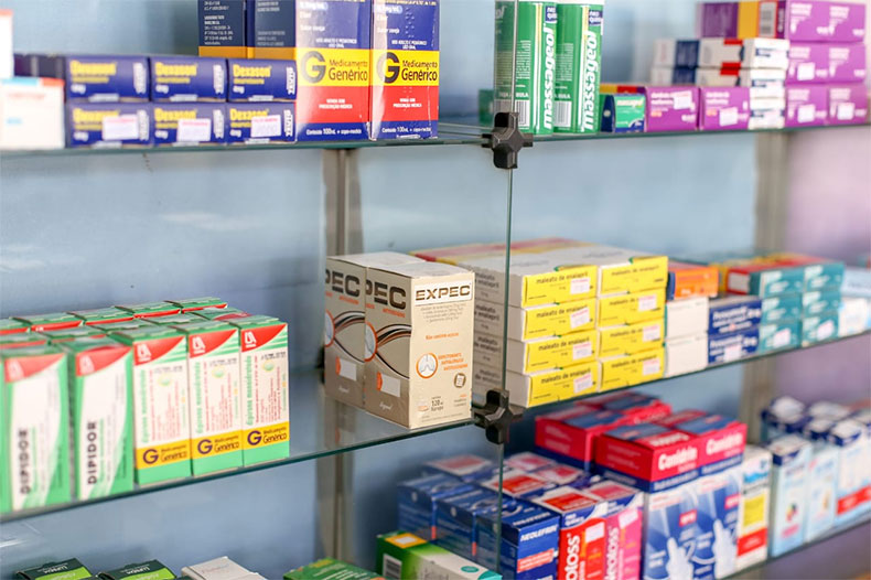 Farmácias registram baixa no estoque de antibióticos e antitérmicos no ...